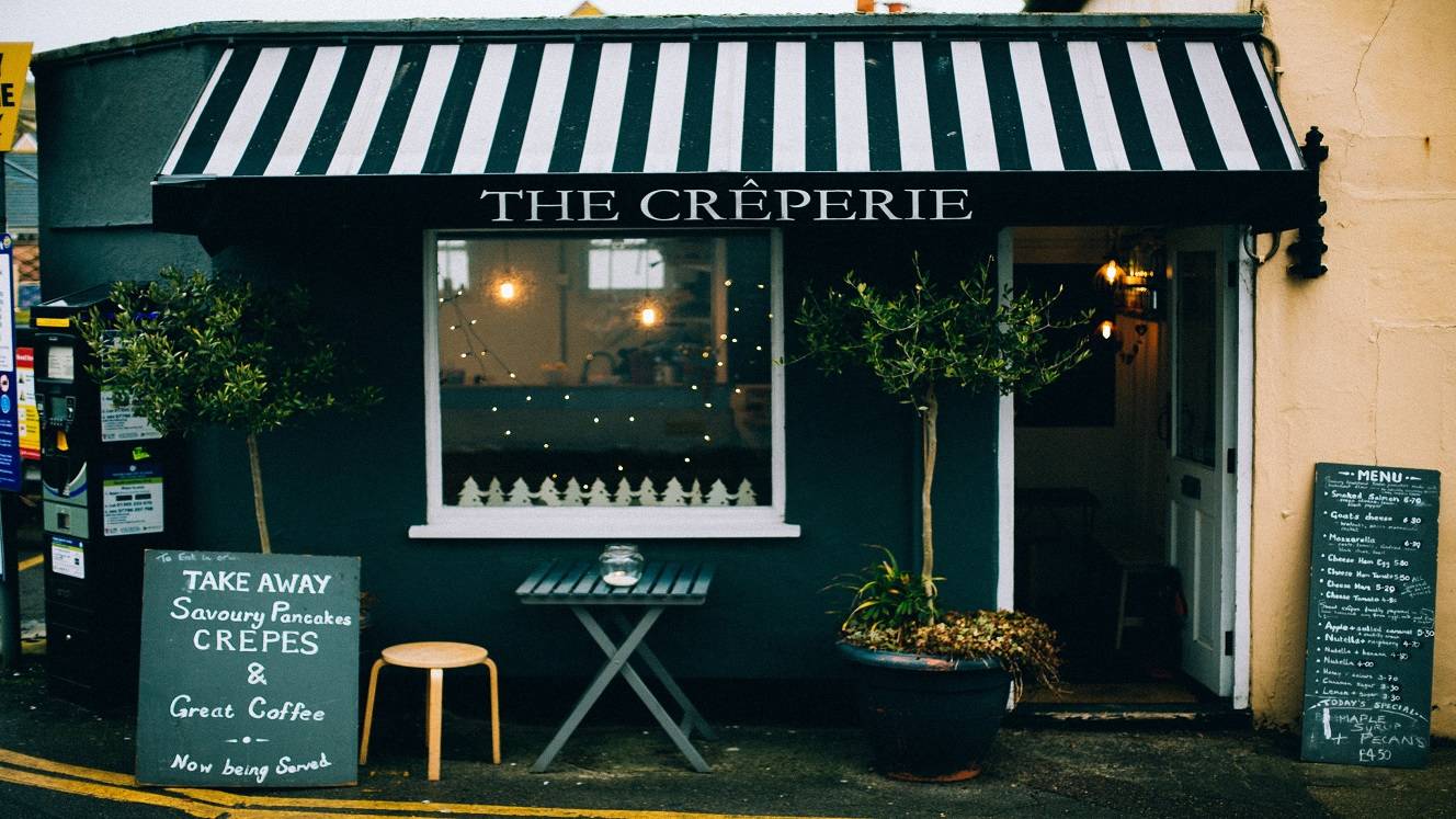 Guide to Choosing the Retractable Awnings for your Storefronts